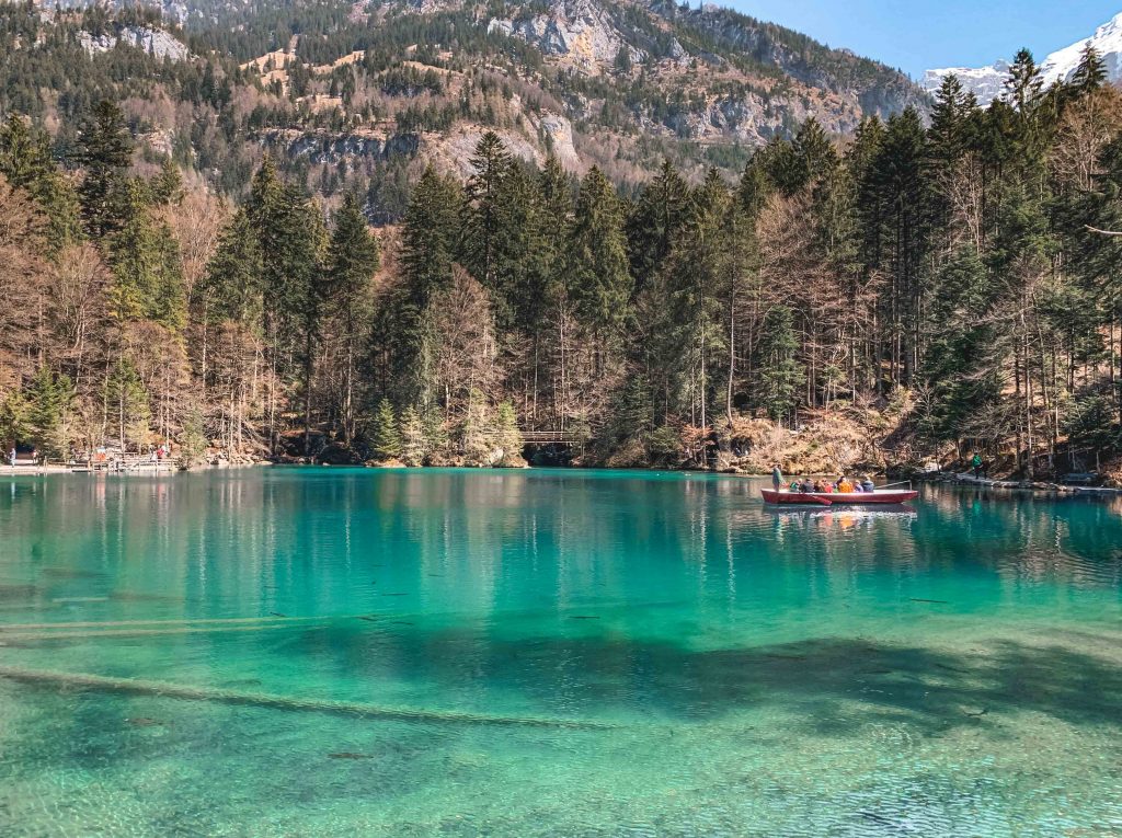 Lago Blausee, um dos mais lindos da Suíça | Vamos Pra Onde?
